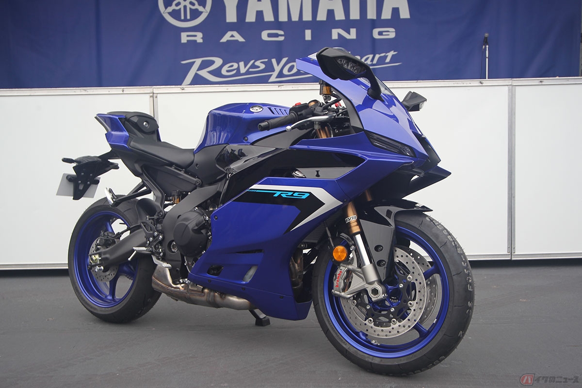 ヤマハ「YZF-R9」日本初公開 導入は2025年春、3色の車体色をラインナップ | バイクのニュース